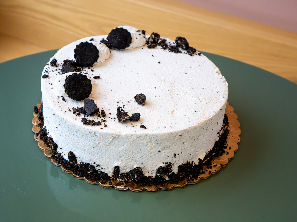 MOMU Cookies N Cream Ice Cream Cake – Kneads • Bakery • Café • Mill